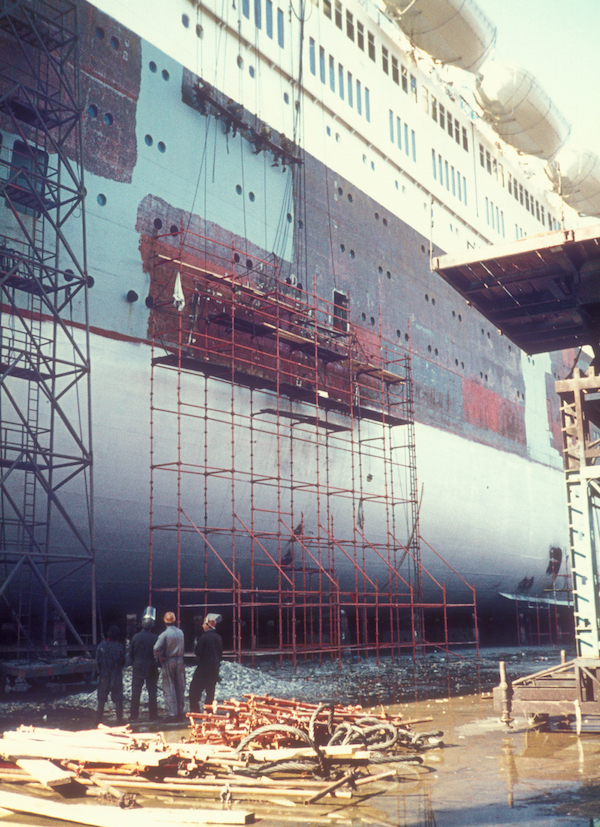 50 years ago the ss Rotterdam has got a blue hull | Friends of ...